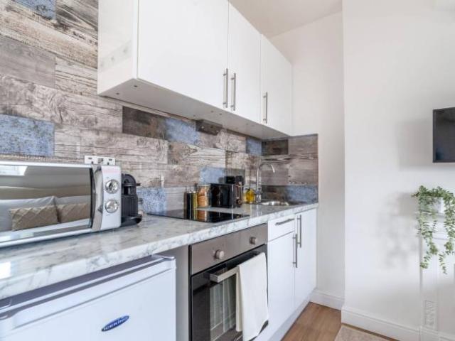 Apartment For Rent London London 2900 ELS101813809