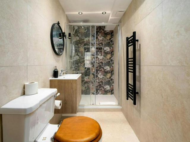Apartment For Rent London London 3308 ELS102399232
