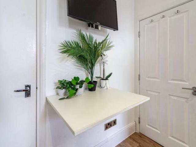 Apartment For Rent London London 3330 ES94952212