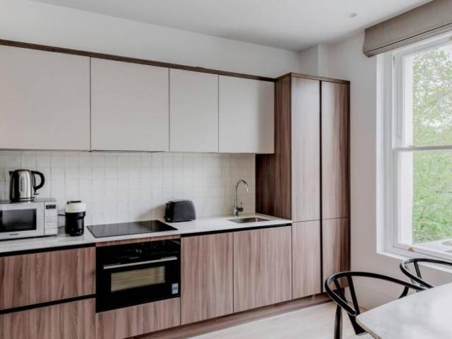 Apartment For Rent London London 3840 ES95626447