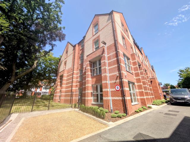 Apartment for rent Laindon House, Manchester M14