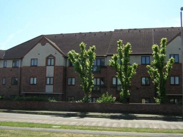 Apartment For Rent Royal Court, Langley, Berkshire