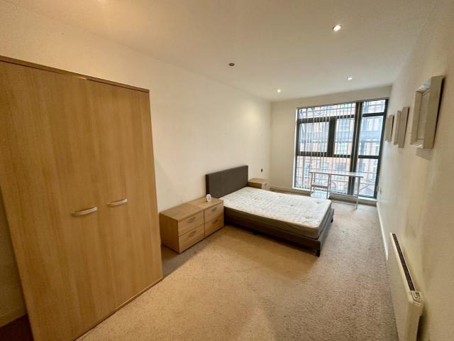 Apartment for rent Roberts Wharf Leeds City Centre LS9