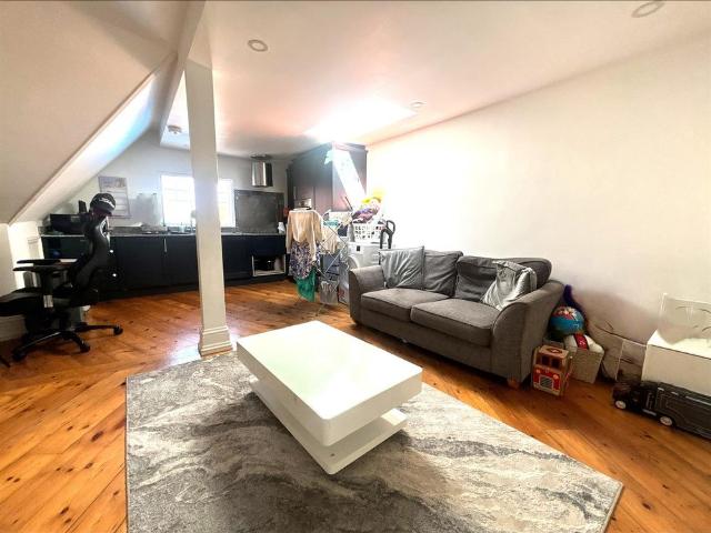 Apartment For Rent White Hart Court, Havant