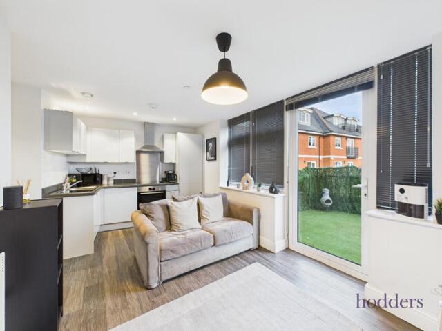 Apartment For Sale Chertsey Surrey 209950 ES100648990