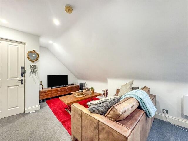 Apartment For Sale Harpenden Hertfordshire 275000 ELS101351949