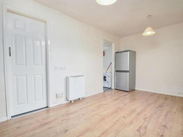 Apartment For Sale Newport Newport 60000 ES99315387