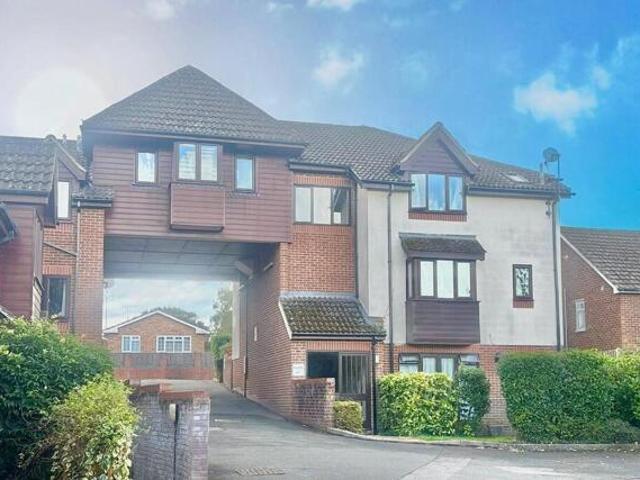 Apartment Farnham Surrey 100263271