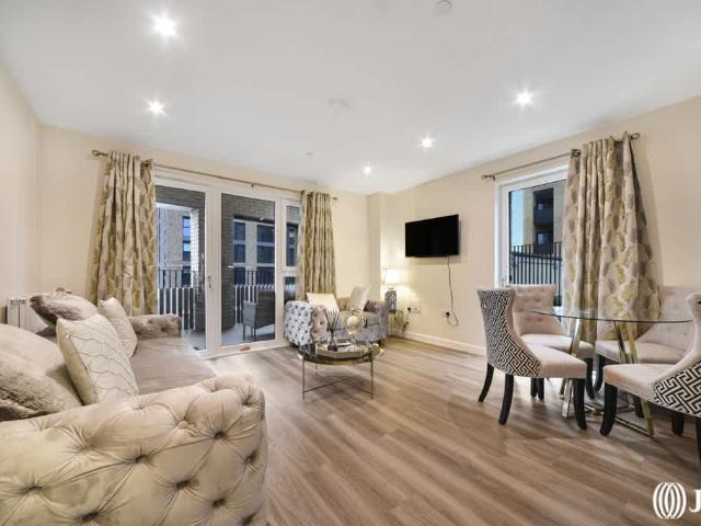 apartment Frank Searle Passage London E17