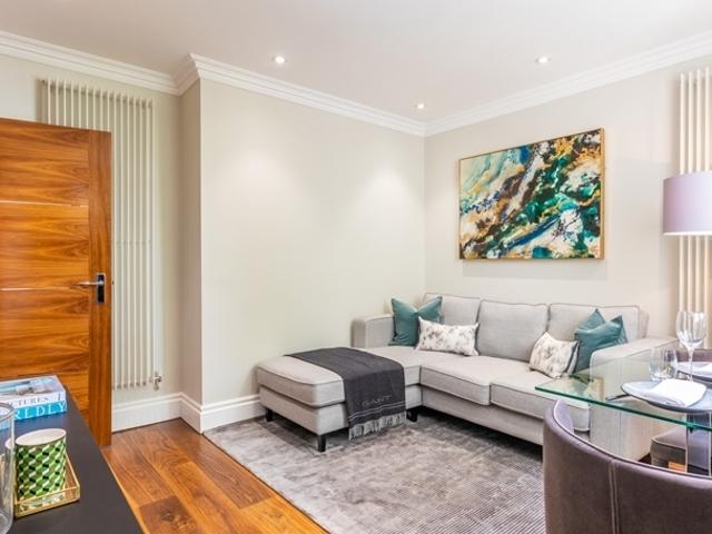 apartment Kensington Gardens Square, London, W2