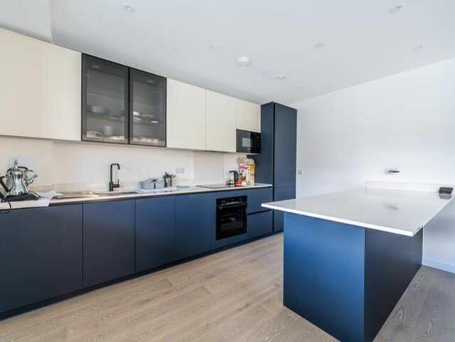 apartment Kilburn Park Road, London, NW6