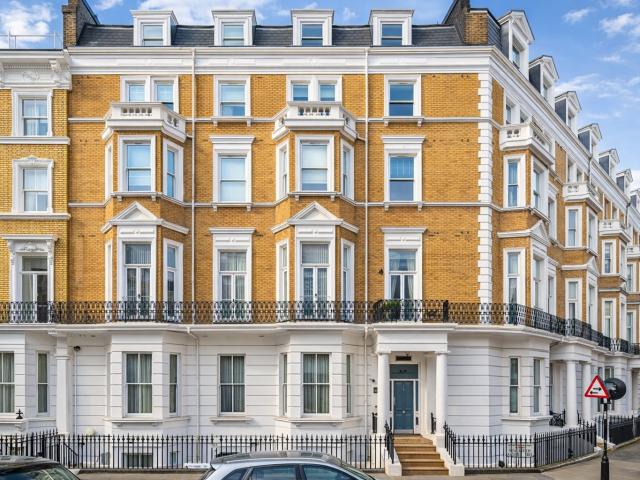 apartment Hogarth Road, SW5