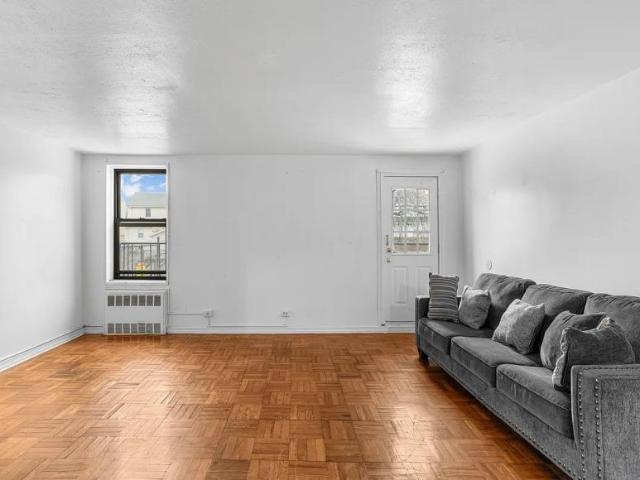 apartment HOLLIS NY ES98120378