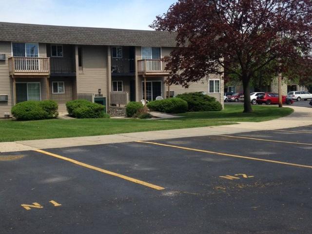 Apartment Homes of Wildwood Preserve in beautiful Oak Creek, WI 2 Bedroom Apartment for Rent at 7926 S Wildwood Dr, Oak Creek, WI 53154