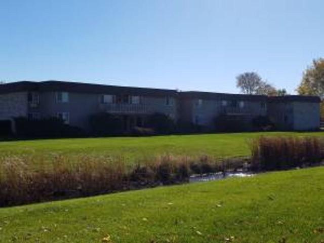Apartment Homes of Wildwood Preserve in beautiful Oak Creek, WI 2 Bedroom Apartment for Rent at 7926 S Wildwood Dr, Oak Creek, WI 53154