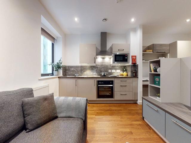 apartment Havana Residence, Wade Lane, Leeds, LS2 8NL, West Yorkshire, GB
