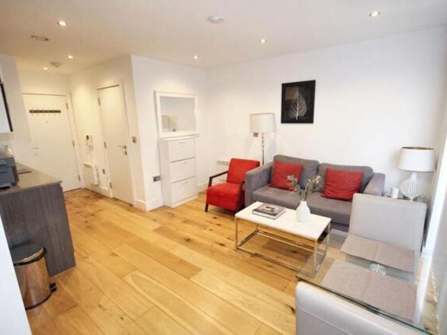 Apartment Hayes Greater London LS101796807