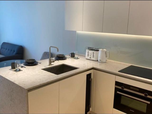 Apartment, Hampton Tower, Marsh Wall, London