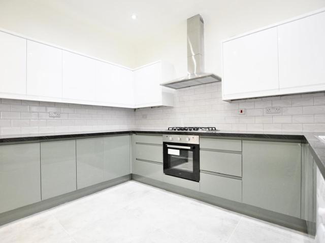 apartment Heigham Road, East Ham, E6