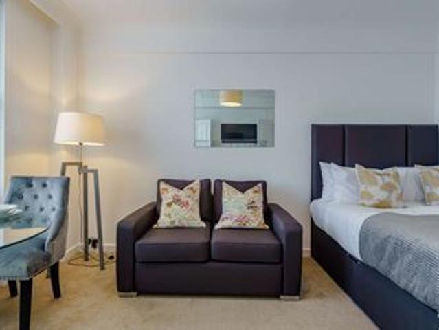 apartment Hill Street, London, W1J