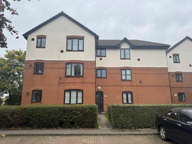 Apartment Hillingdon Great London 98204890