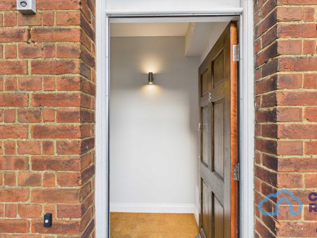 apartment in 08PH RM1 Carfax | Horsham | West Sussex | RH12 1DR