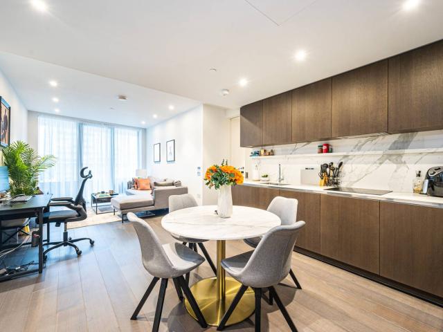 apartment in 10 Park Drive
