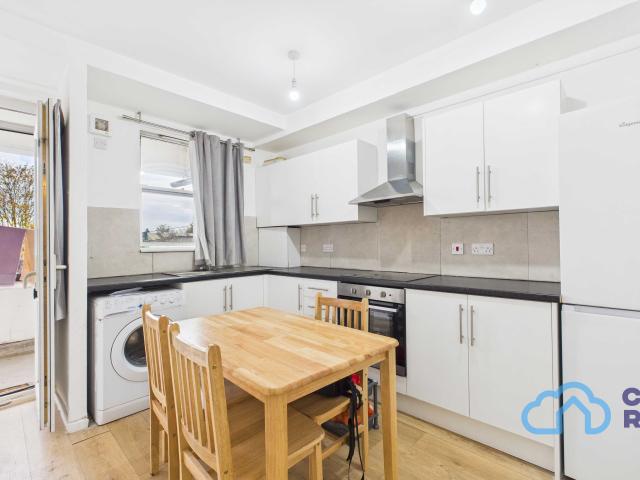 apartment in 10DR RM1 Drive House | Mitcham | London | CR4 4BE