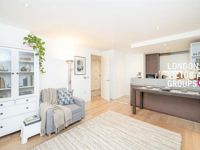 apartment in 12 Baltimore Wharf, London