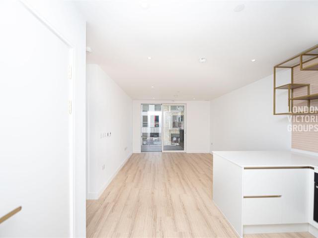 apartment in 12 Quay Walk, London