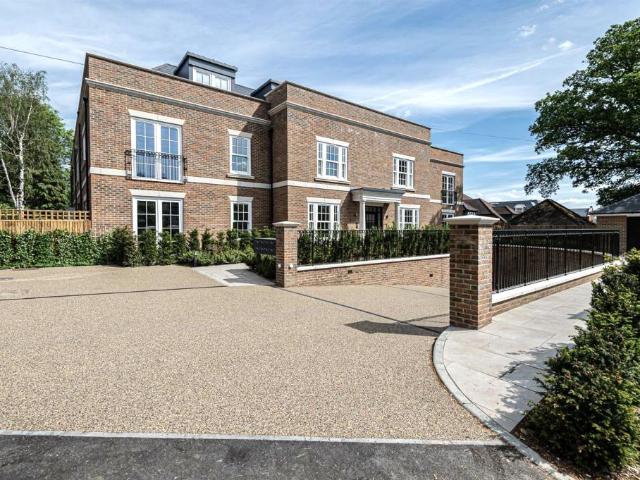 apartment in 12 Watford Road, Radlett