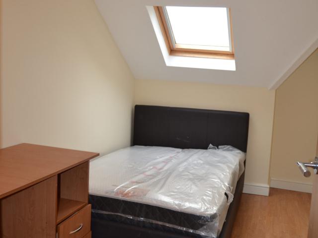 apartment in 132 Richmond Road, Cardiff, CF24 3BX