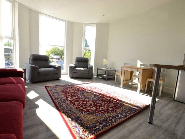 apartment in 13 Ladybarn Road, Fallowfield, Manchester, Greater, M14 6WN
