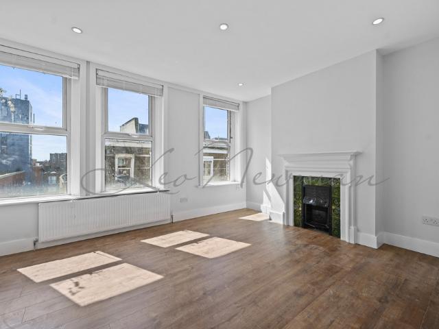apartment in 144 Churchfield Road, London, W3