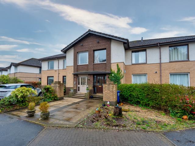 apartment in 14 Kilmardinny Gate, Bearsden, G61 3ND