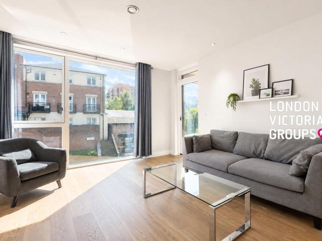 apartment in 163 Iverson Road, London