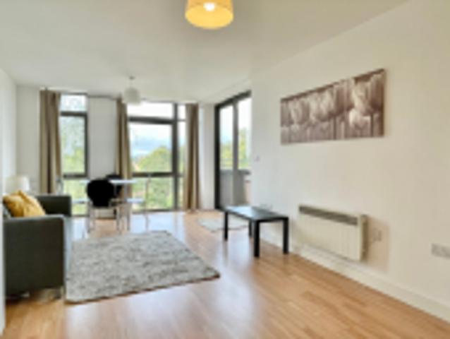 apartment in 16 Cossons House, Beeston, NG9 1HQ