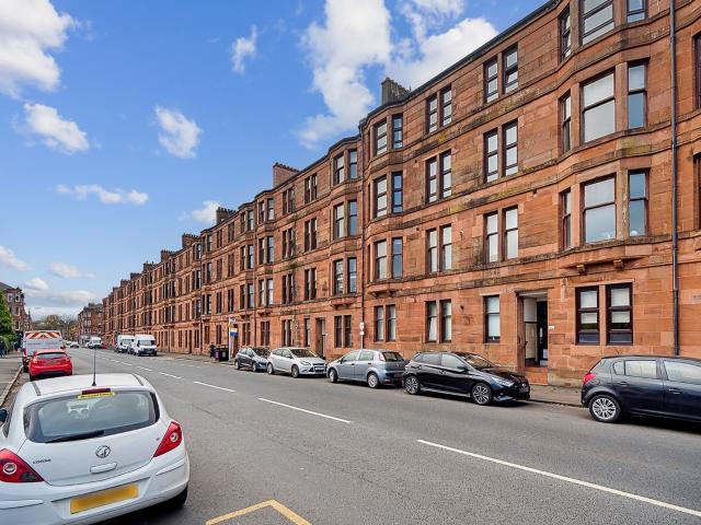 apartment in 177 Holmlea Road, Flat 2 2, Cathcart, G44 4AB