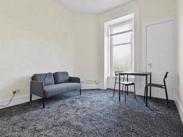 apartment in 1 2, 10 Murdieston Street, Greenock, PA15