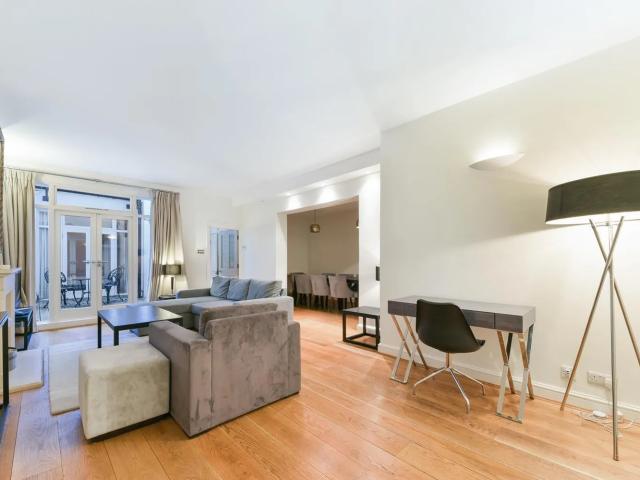 apartment in 1 3 Manson Place, South Kensington, London