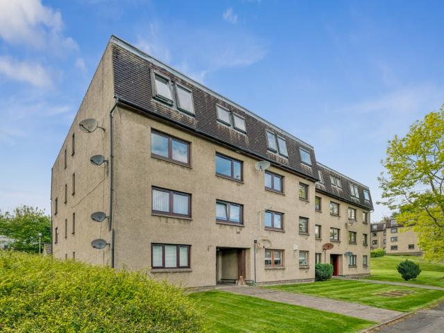 apartment in 1 Fortingall Avenue, Flat 2 2, North Kelvinside, G12 0LR