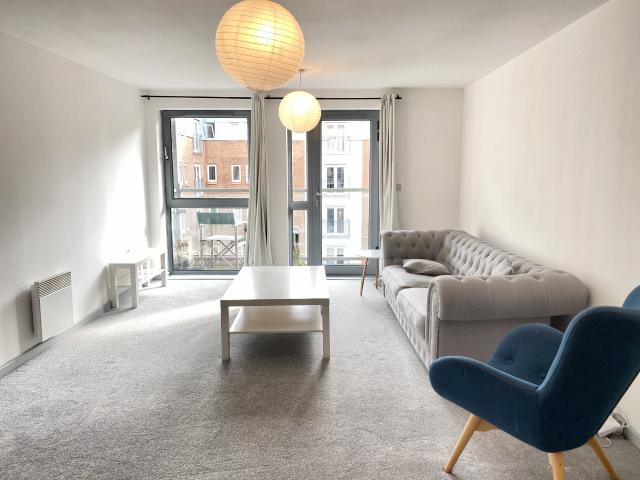 apartment in 1c Elmira Way, M5