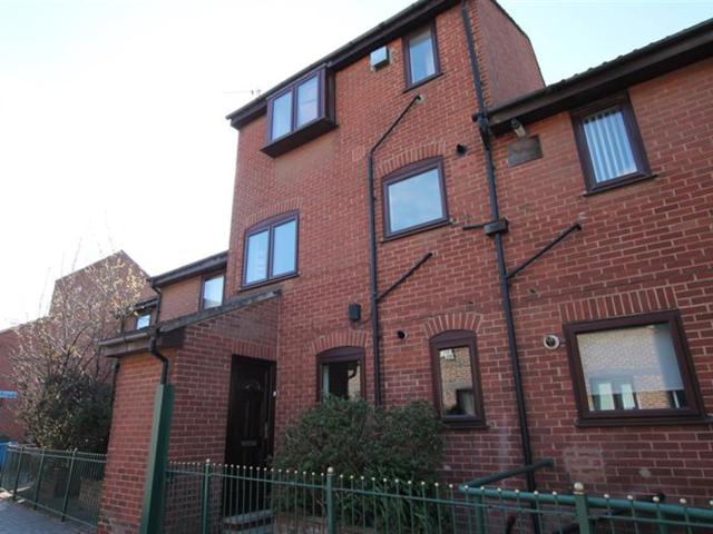 apartment in 24 Trinity Court, Fish Street, Hull, HU1 2NB