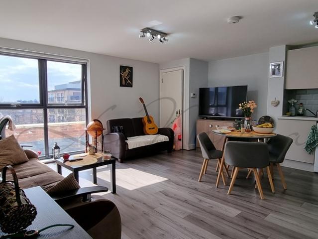apartment in 281, High Street, Slough, SL1