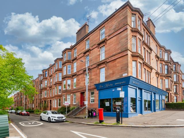 apartment in 2 Dudley Drive, Flat 3 3, Glasgow, G12 9SD
