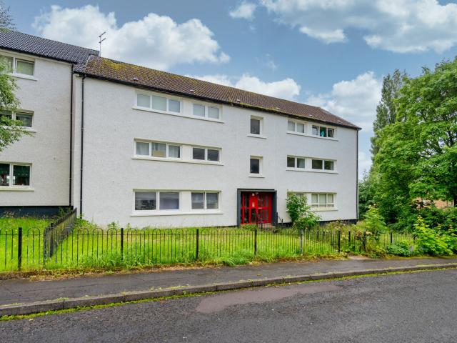 apartment in 2d Whiteford Place, Dumbarton, G82 3JS