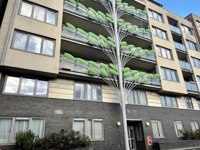 apartment in 386 London Road
