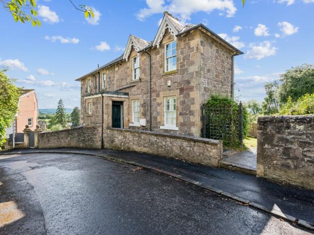apartment in 7B Coneyhill Road, Bridge of Allan, Stirling, FK9 4EL