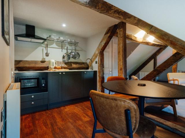 apartment in 42 Foregate Street, Worcester, WR1 1EE