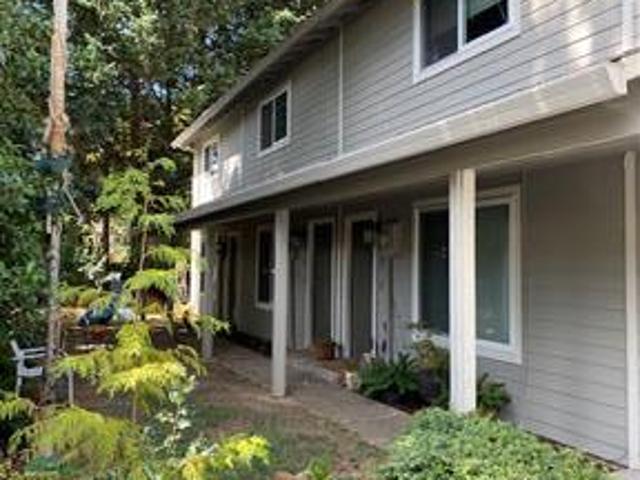 Apartment in 4 plex available now